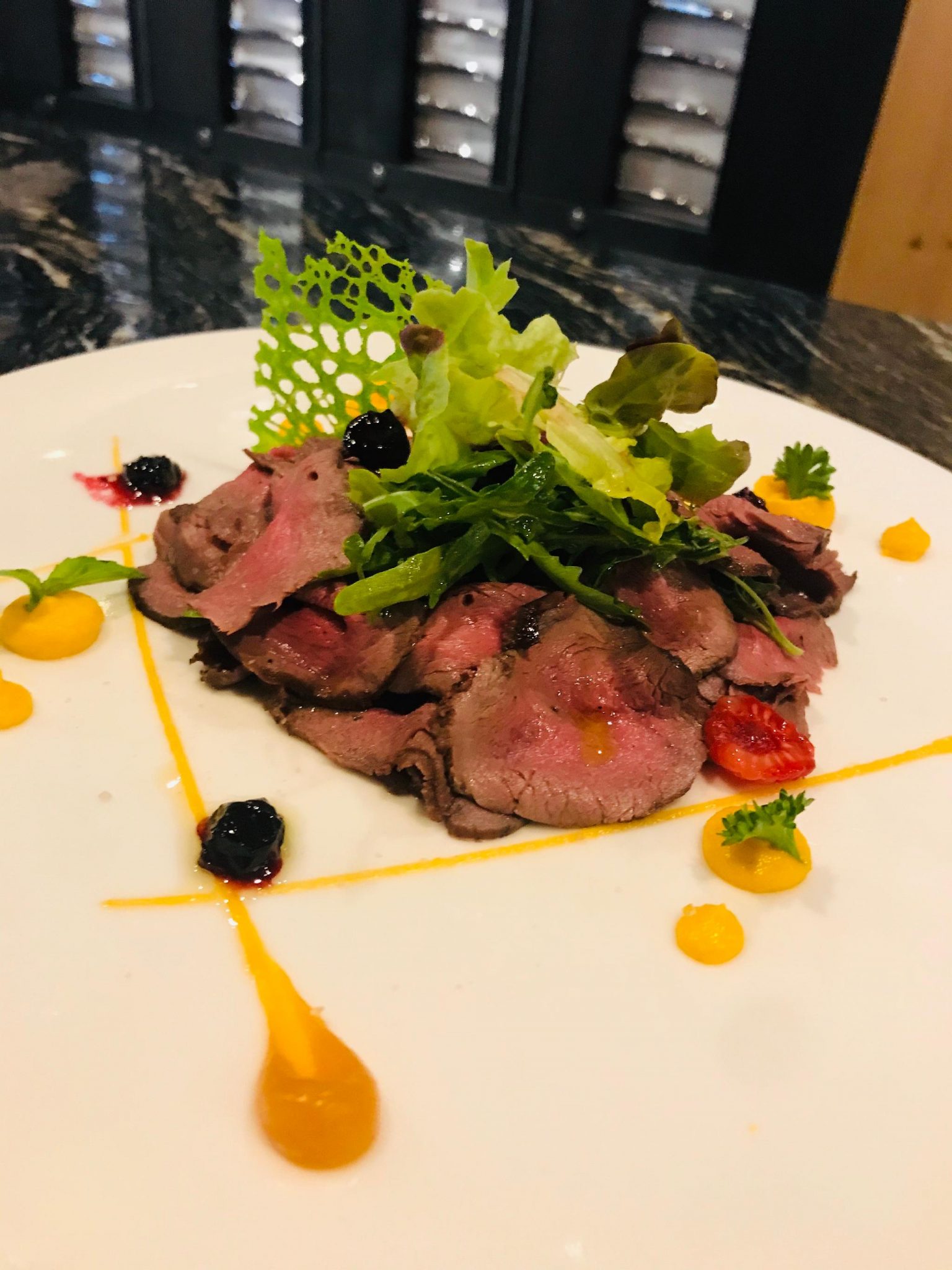 Carpaccio de rôti de cerf - Le Farinet